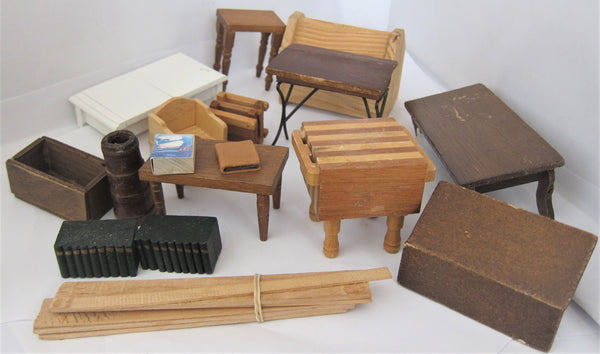Assortment of Wooden Items PAT860 – The Miniature House